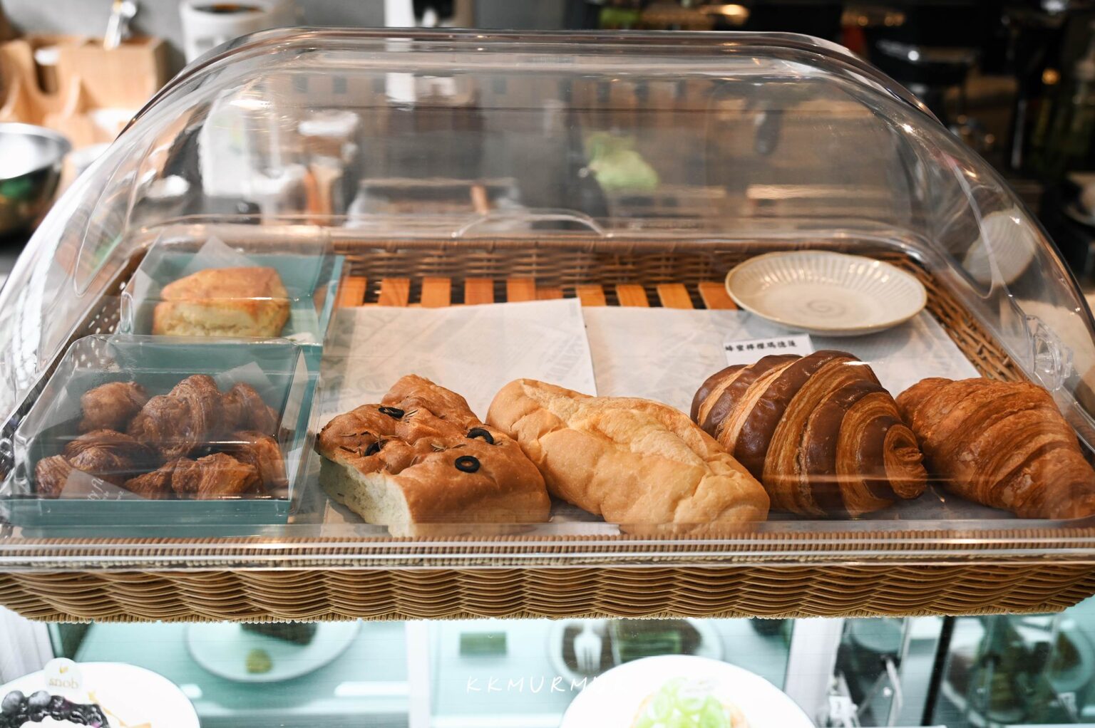 【Snob Cafe】高CP值的誘人可頌與甜點，實惠美味環境超舒適｜信義區咖啡廳推薦 - 老K嘴一下