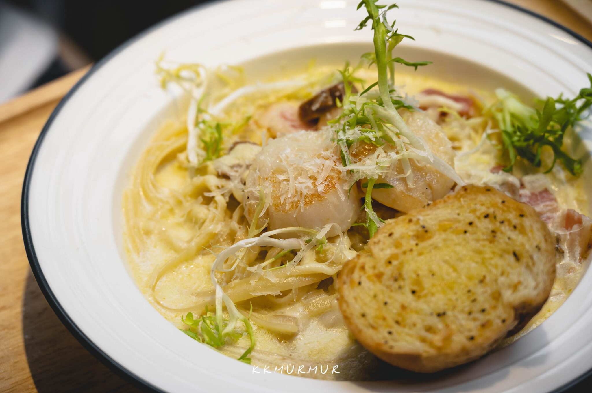 【Snob Cafe】高CP值的誘人可頌與甜點，實惠美味環境超舒適｜信義區咖啡廳推薦 - 老K嘴一下