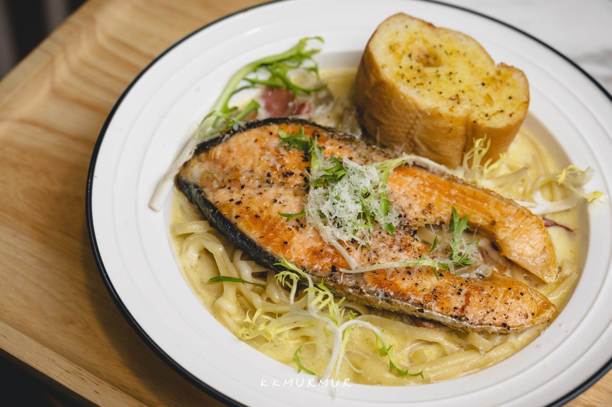 【Snob Cafe】高CP值的誘人可頌與甜點，實惠美味環境超舒適｜信義區咖啡廳推薦 - 老K嘴一下