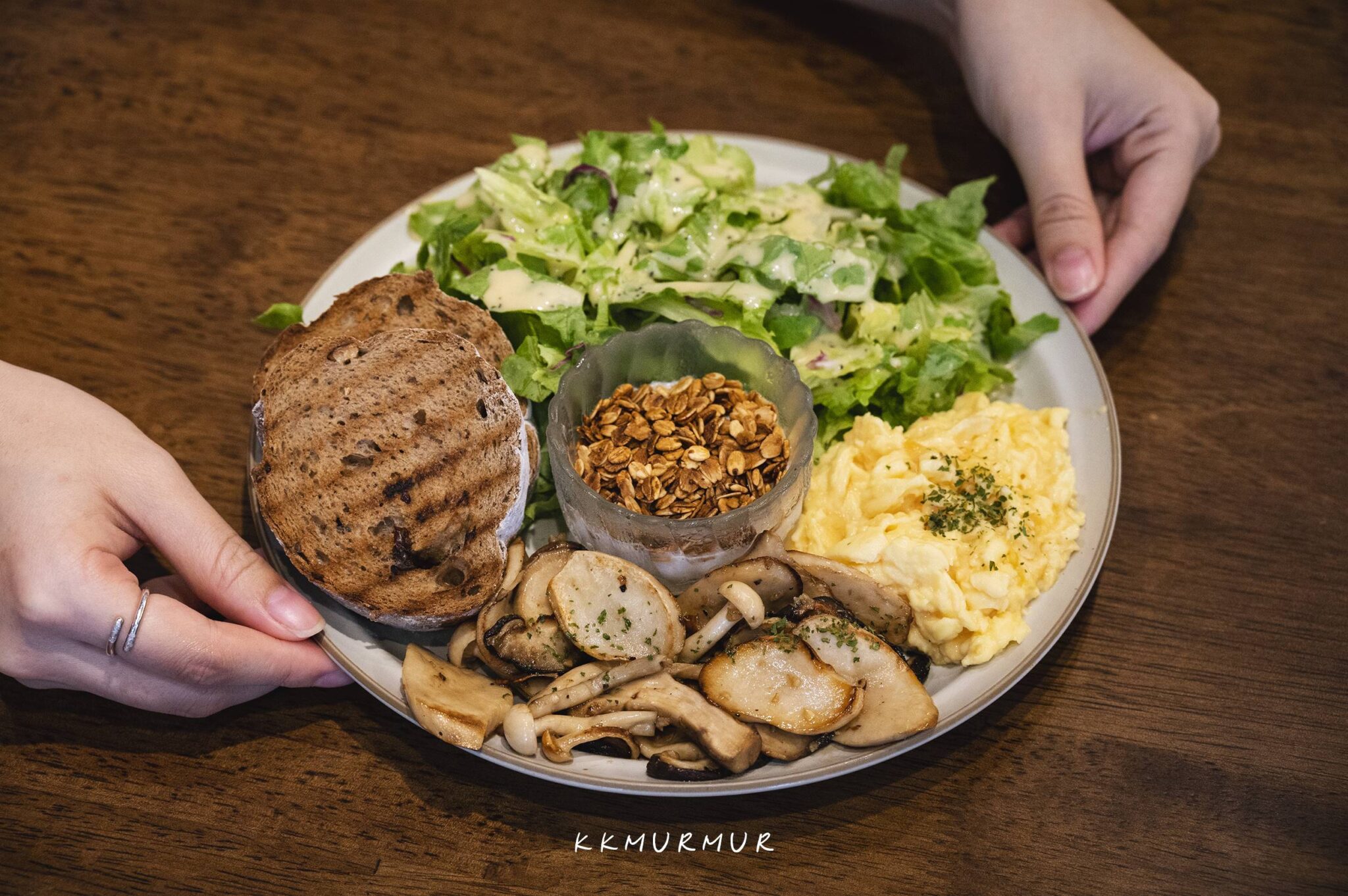 【閣樓 Loft Brunch & Cafe】錦州街上高CP值早午餐，環境舒適價格又實惠｜台北中山區咖啡廳推薦 - 老K嘴一下